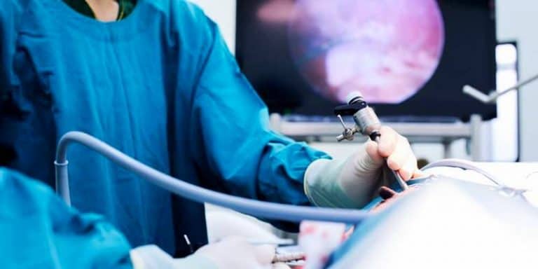 Operasi Kanker Usus Besar, Apa Saja Metodenya? • Deherba.com