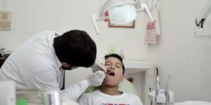 Macam-Macam Dokter Spesialis di Indonesia dan Penyakit yang Ditanganinya • Deherba.com