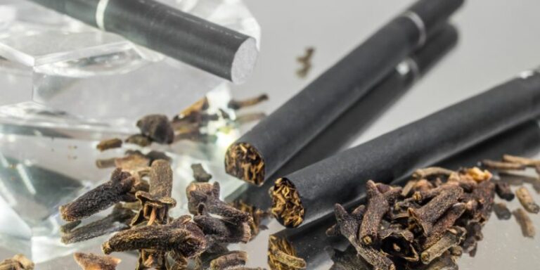 Apakah Rokok Herbal Sehat dan Lebih Aman dari Rokok Biasa? • Deherba.com